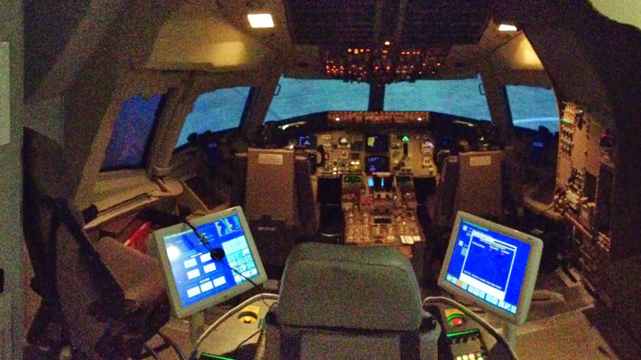 Simulators - Featured Image - AeroSavvy